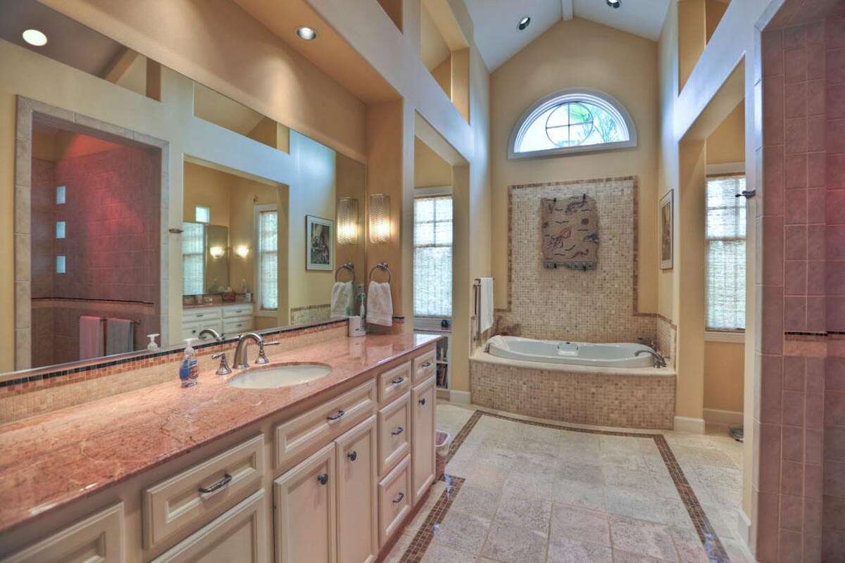 Clear Lake area is waterfront living at its best