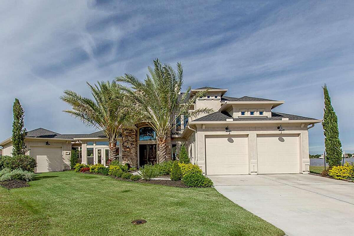 Clear Lake area is waterfront living at its best