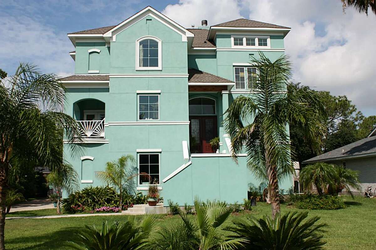 Clear Lake area is waterfront living at its best