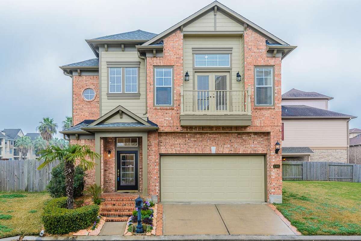 Clear Lake area is waterfront living at its best