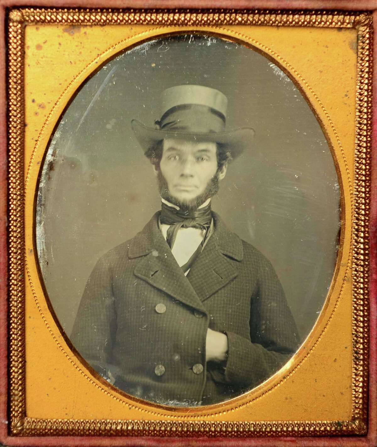 Image of young man tests conventional wisdom about Abraham Lincoln's beard