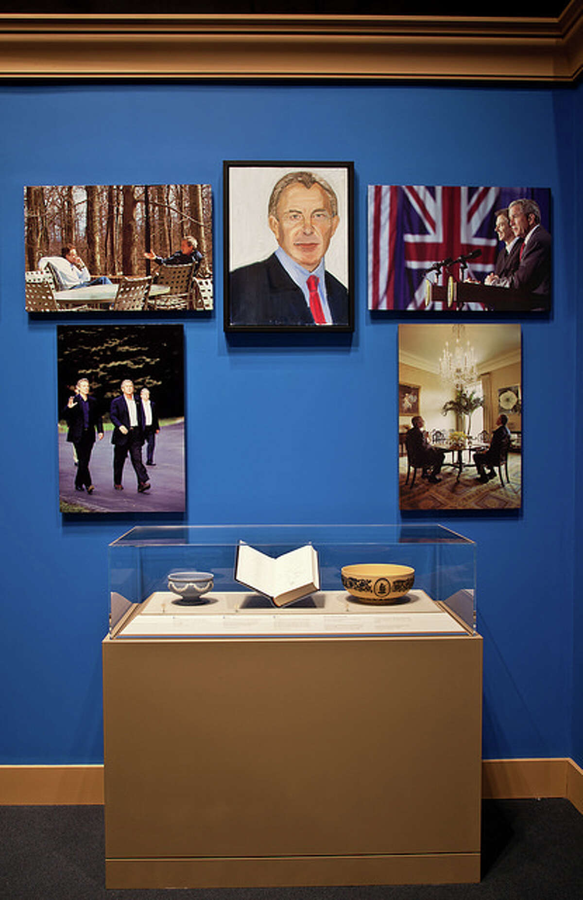 George W. Bush showcases personal paintings of world leaders