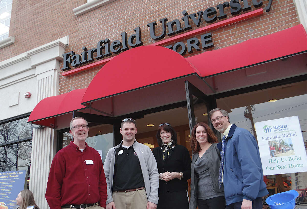 Shop & Stroll rolls out a welcome for downtown shoppers