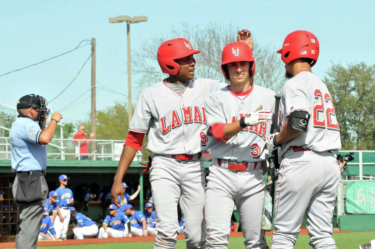 Bumpers breaks Lamar baseball record