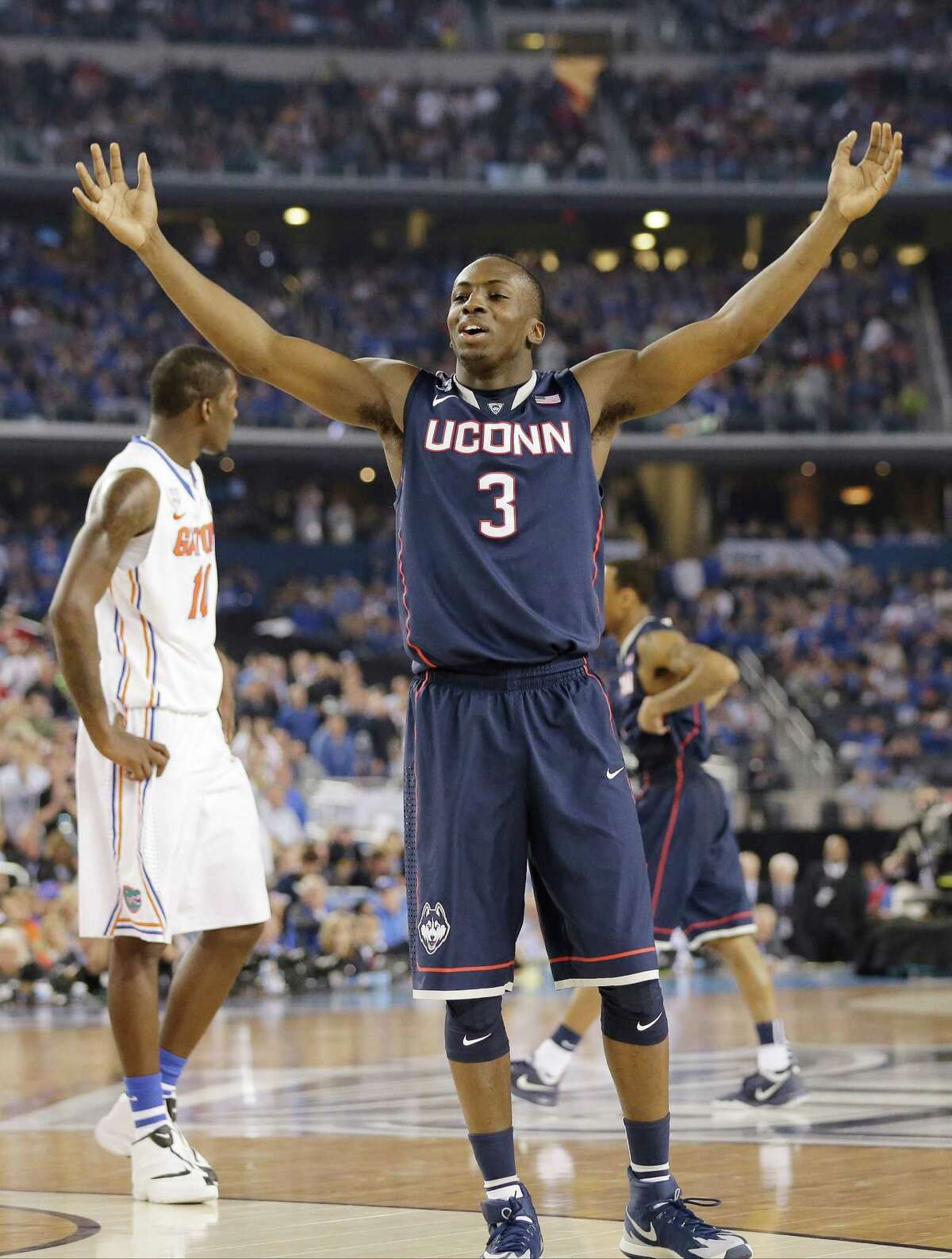 UConn's Samuel believes in his abilities as 'game changer'