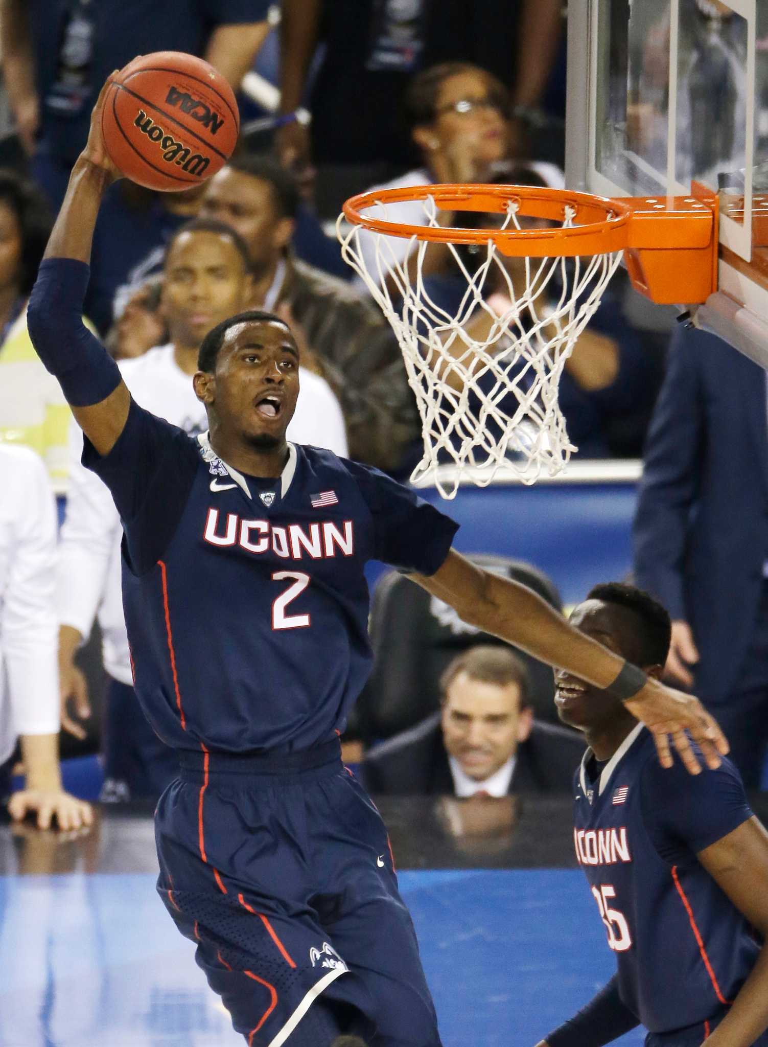 UConn upsets No. 1 Florida