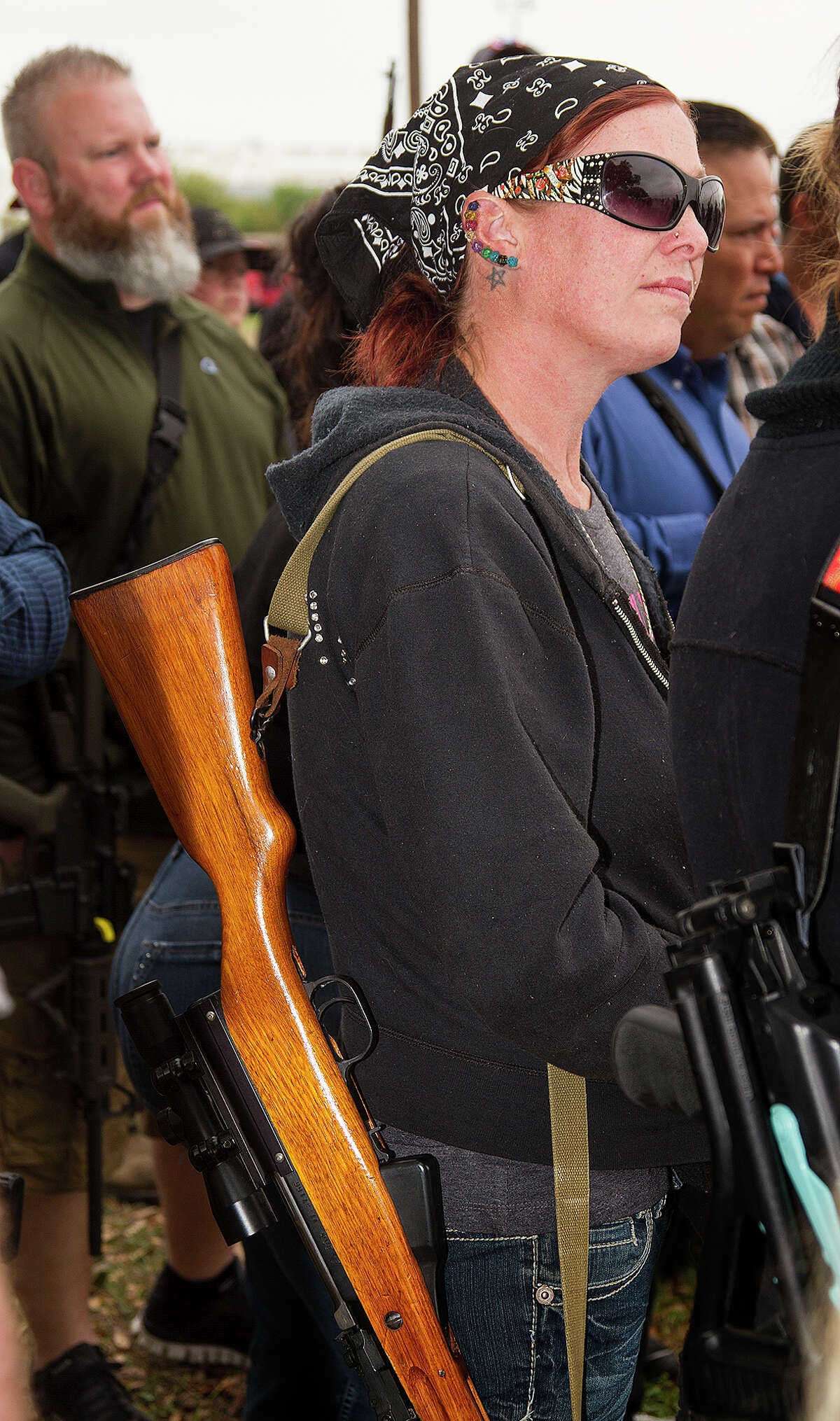 Open-carry protestors rally at police substation