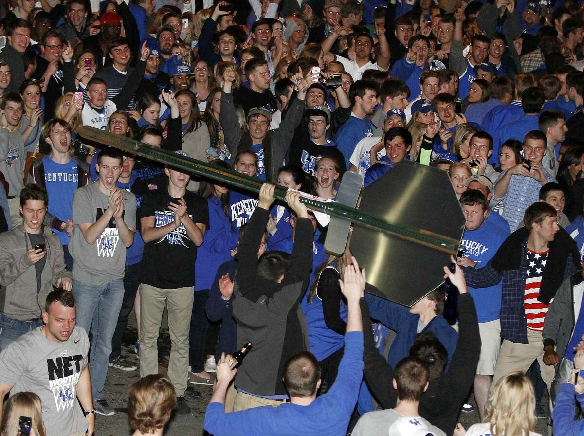 March Madness: The fans of the NCAA basketball tournament