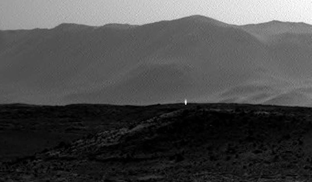 NASA offers 3 explanations for strange bright light seen in photo from Mars