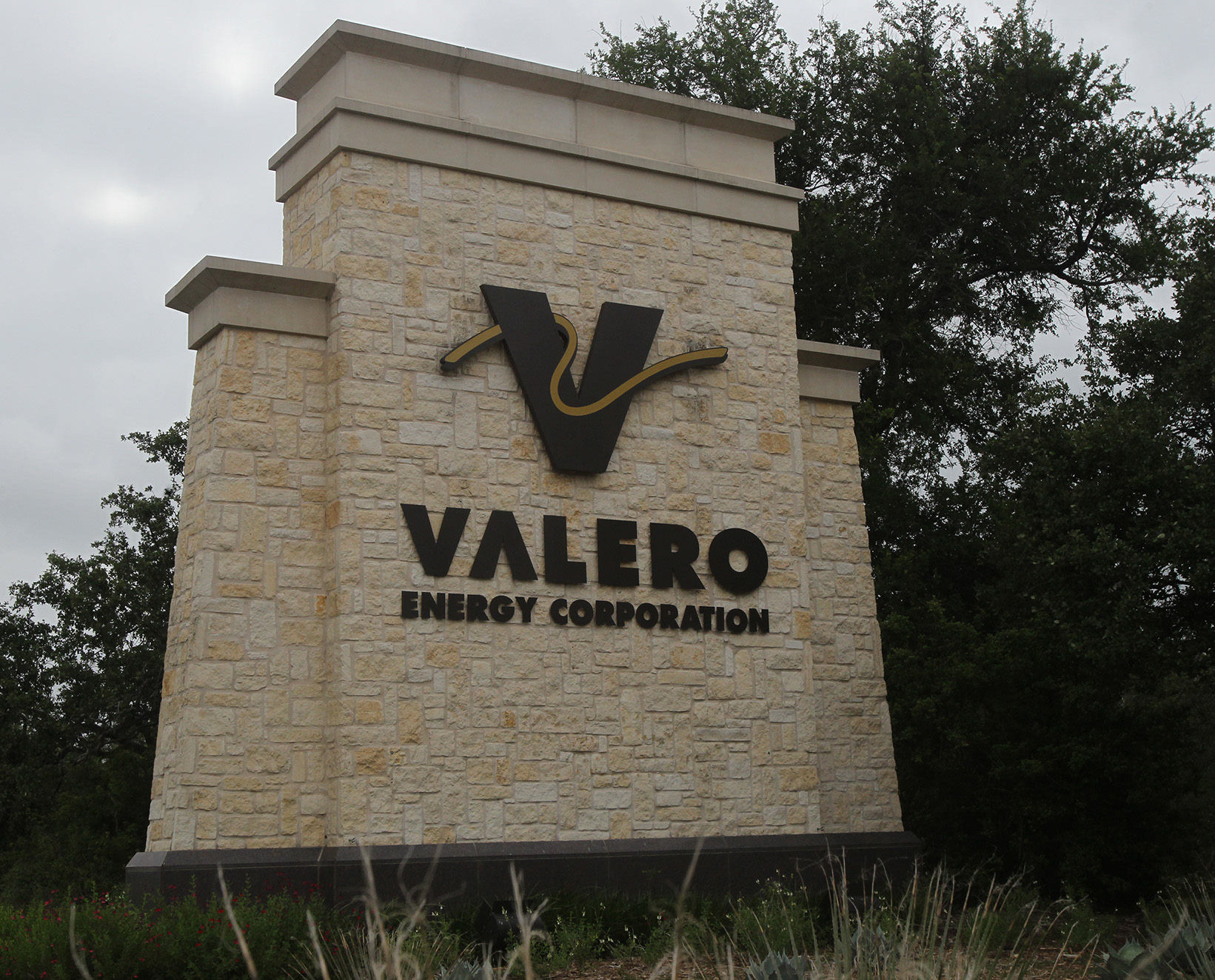 Valero's profit soars