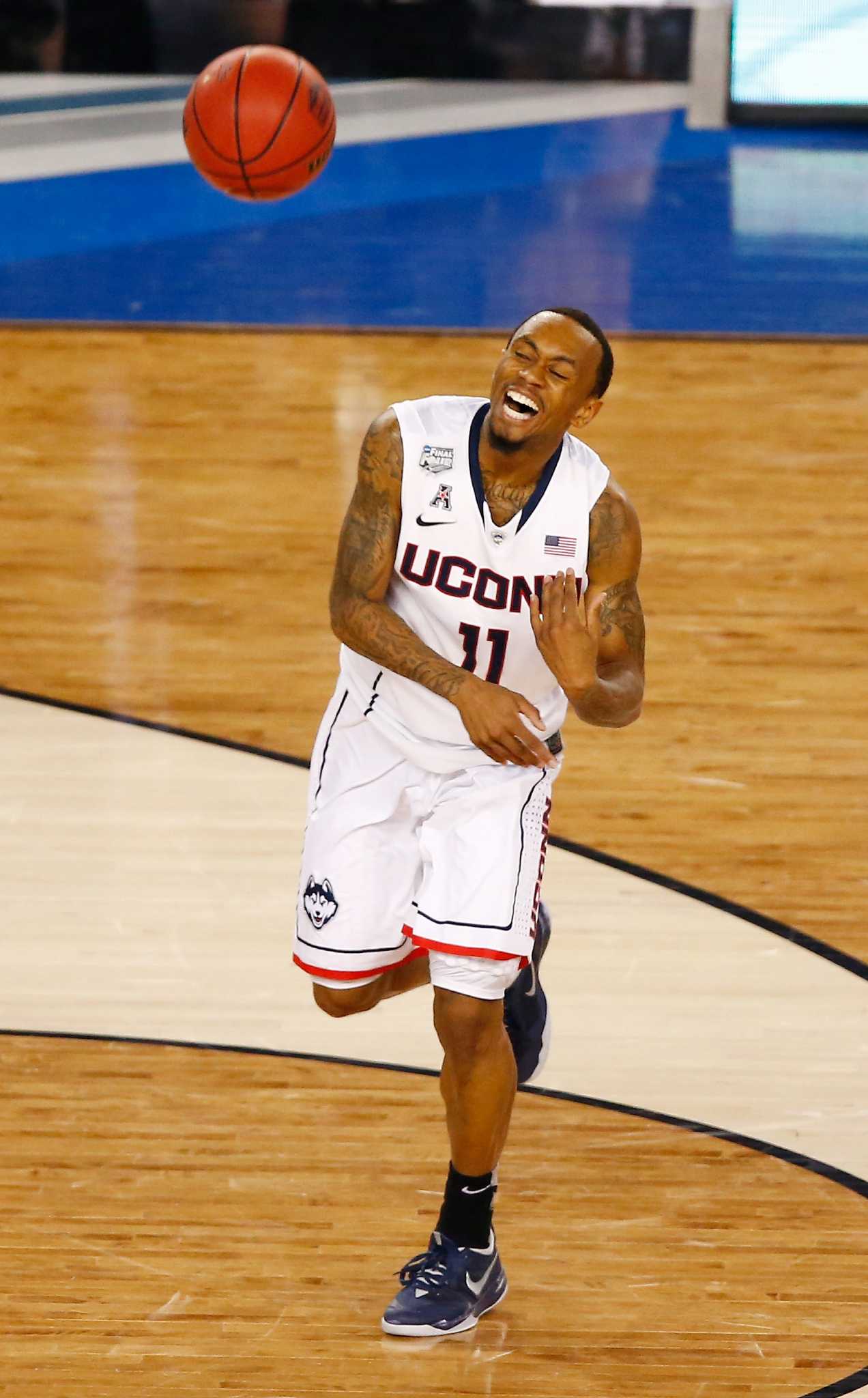 Connecticut clinches NCAA title over Kentucky, Harrison twins