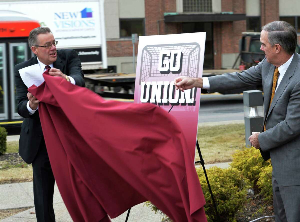 Union hockey in Frozen Four at 5 p.m.