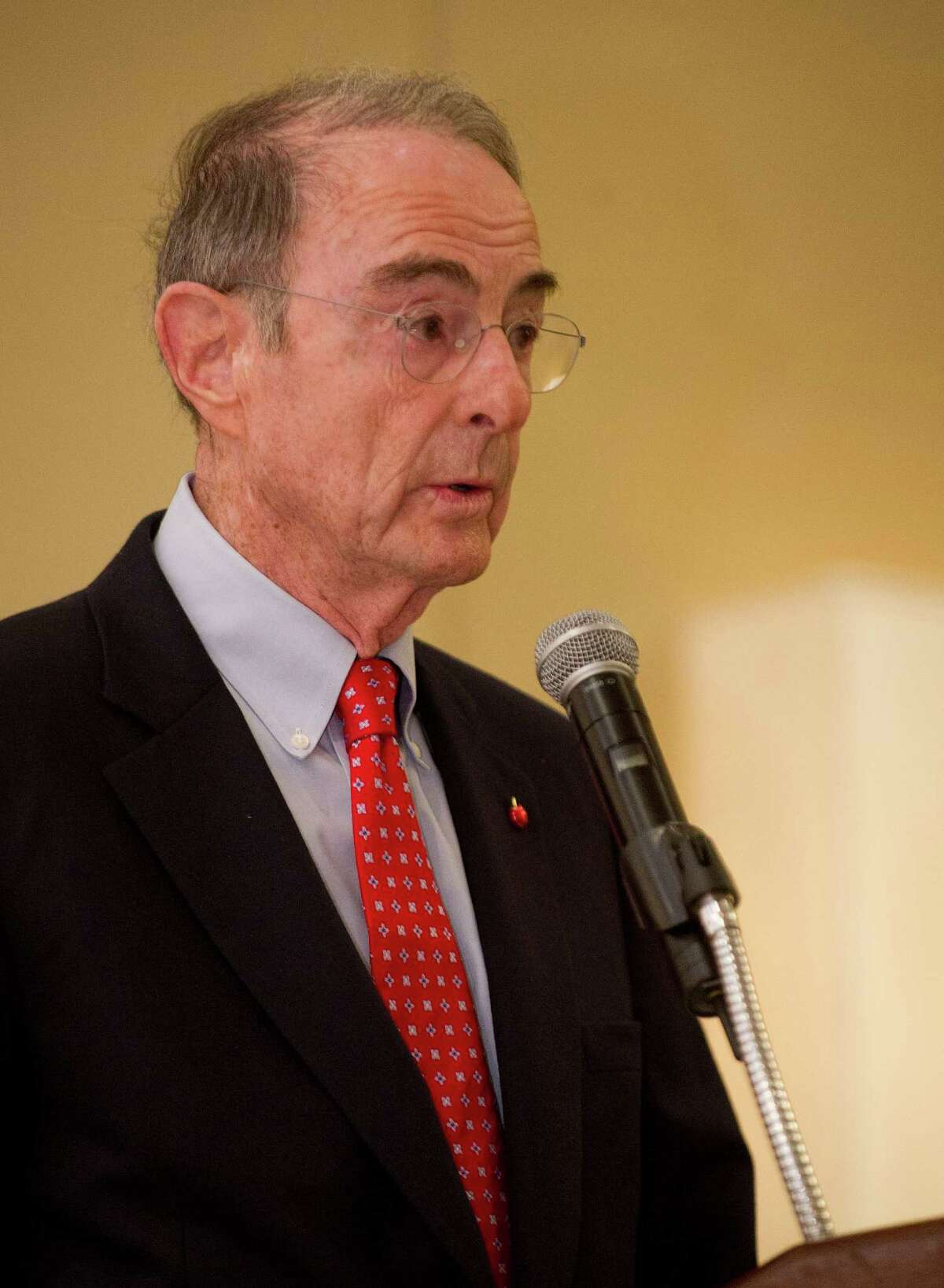 Vineyard Vines, Peter Malkin honored at Greenwich chamber luncheon