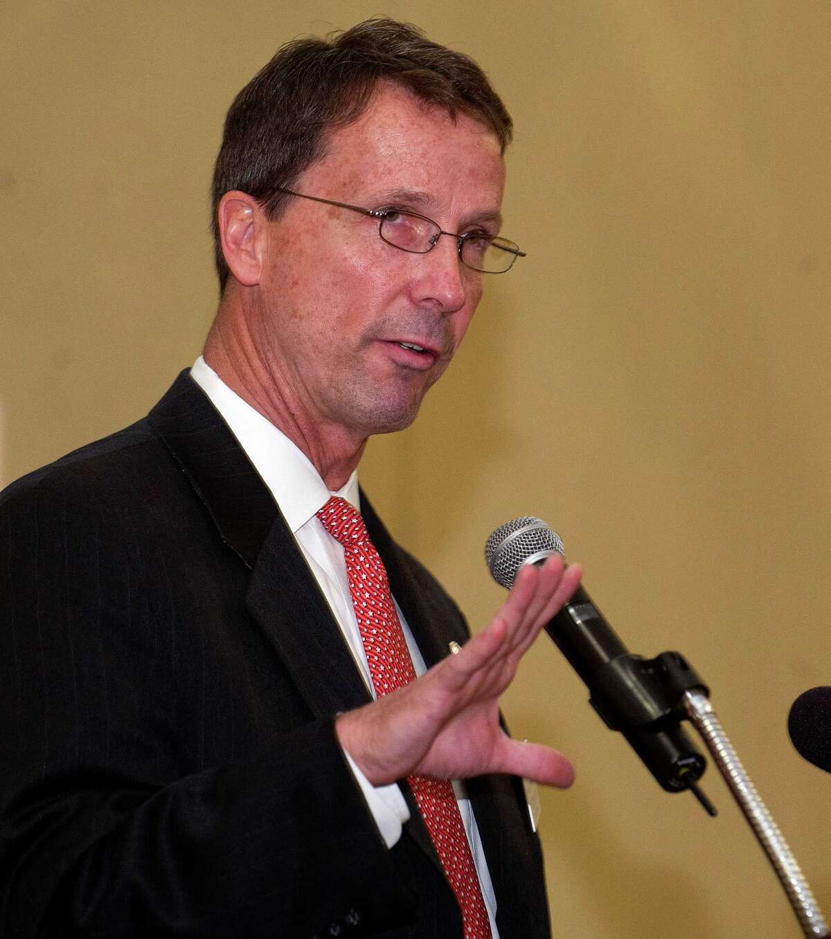 Vineyard Vines, Peter Malkin honored at Greenwich chamber luncheon