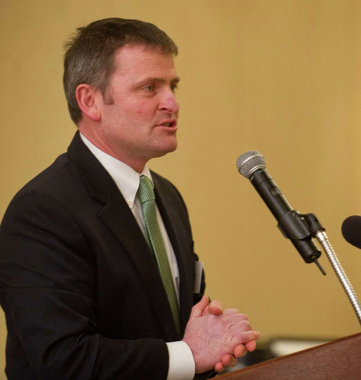 Vineyard Vines, Peter Malkin honored at Greenwich chamber luncheon
