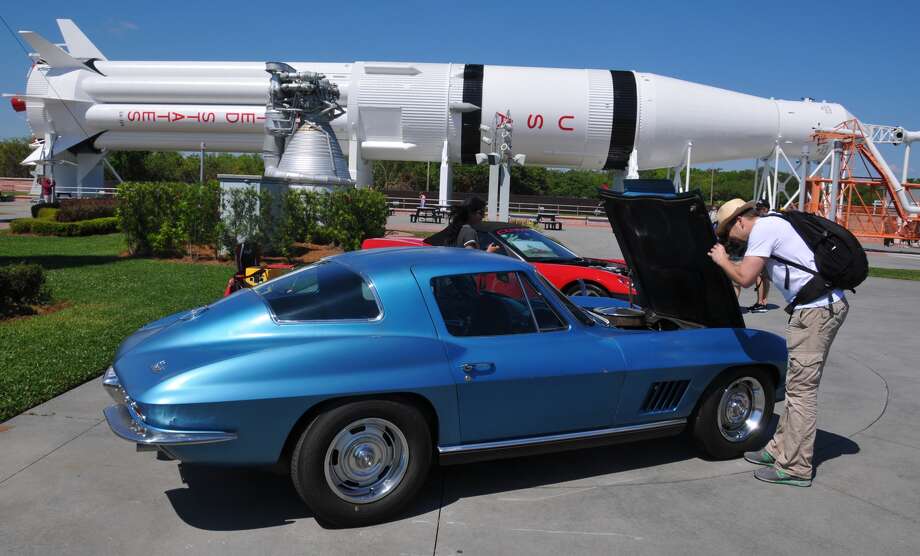 Neil Armstrong's old 'Vette in near-original condition draws throng of ...
