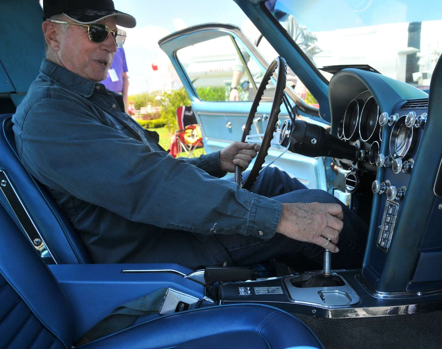 Neil Armstrong's old 'Vette in near-original condition draws throng of ...