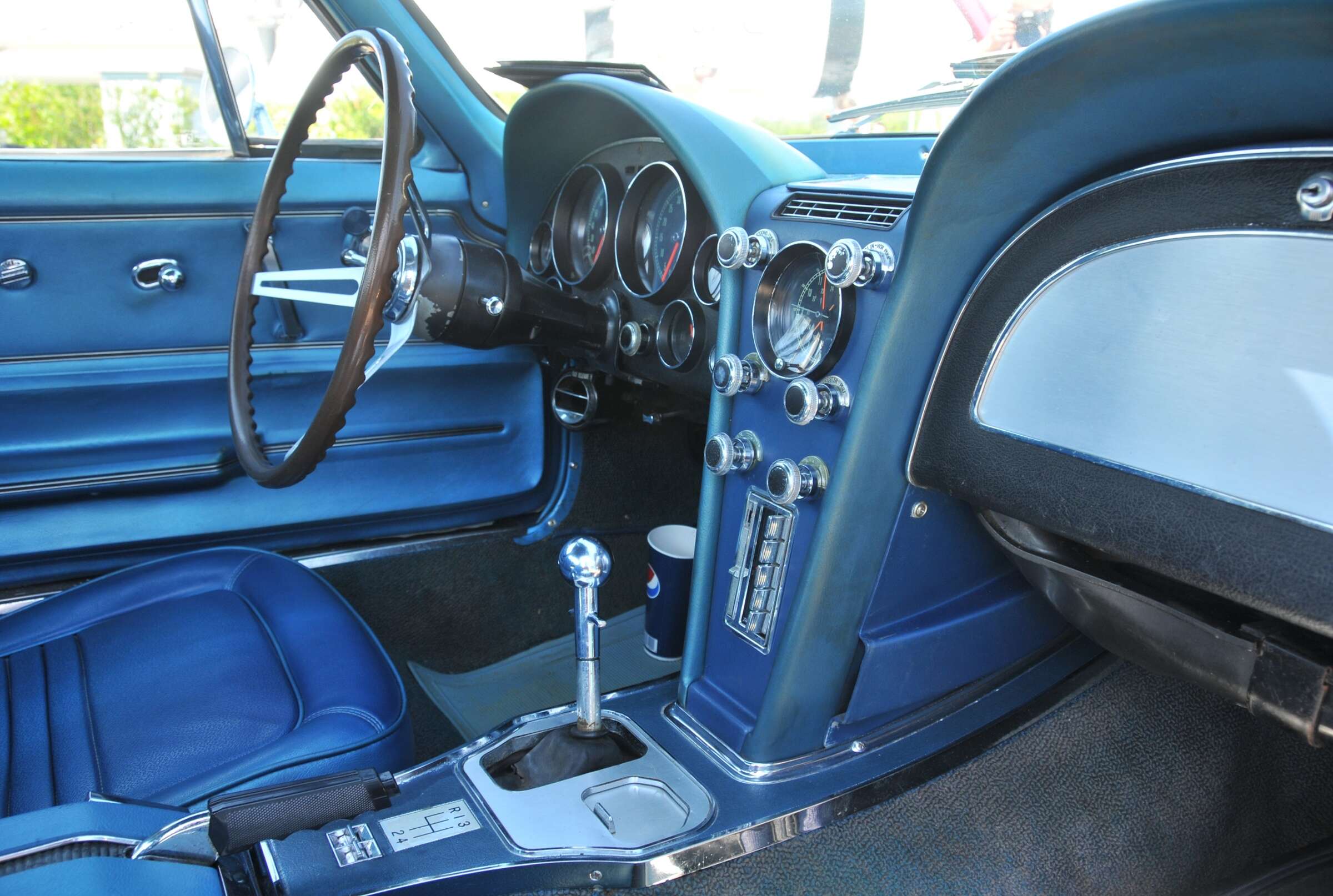 Neil Armstrong's old 'Vette in near-original condition draws throng of ...