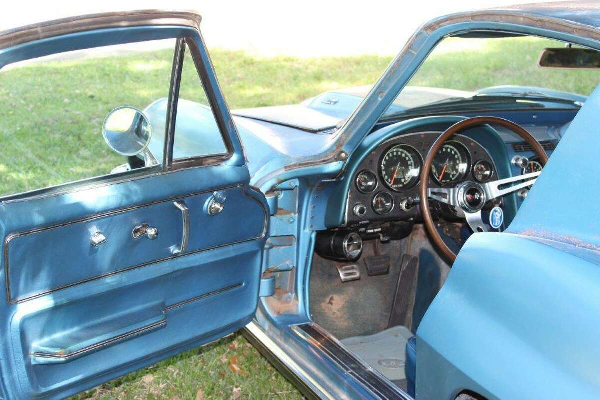 Neil Armstrong's old 'Vette in near-original condition draws throng of ...