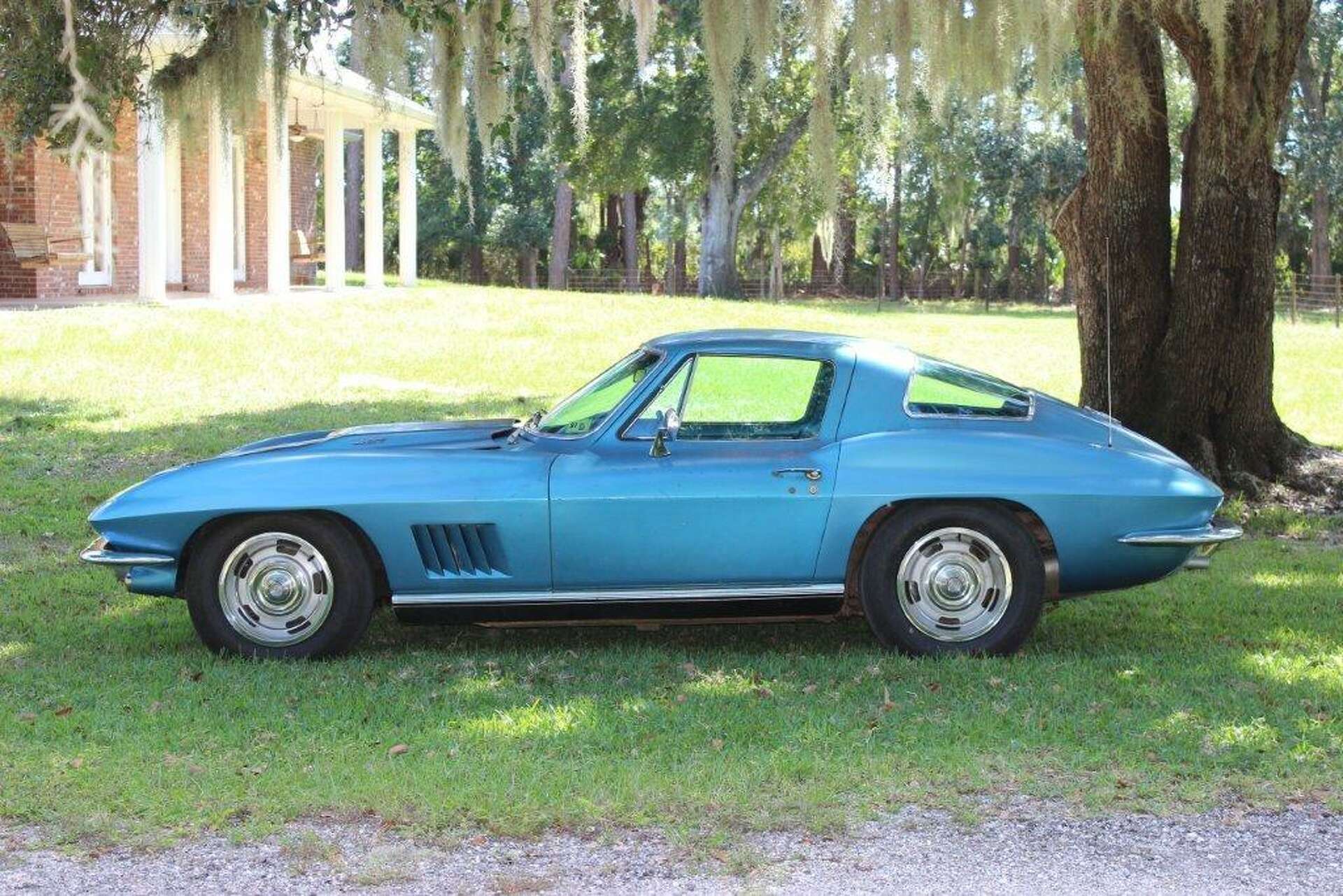 Neil Armstrong's old 'Vette in near-original condition draws throng of ...