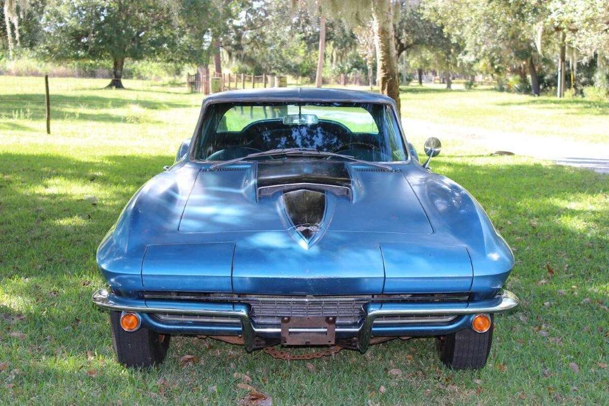 Neil Armstrong's old 'Vette in near-original condition draws throng of ...