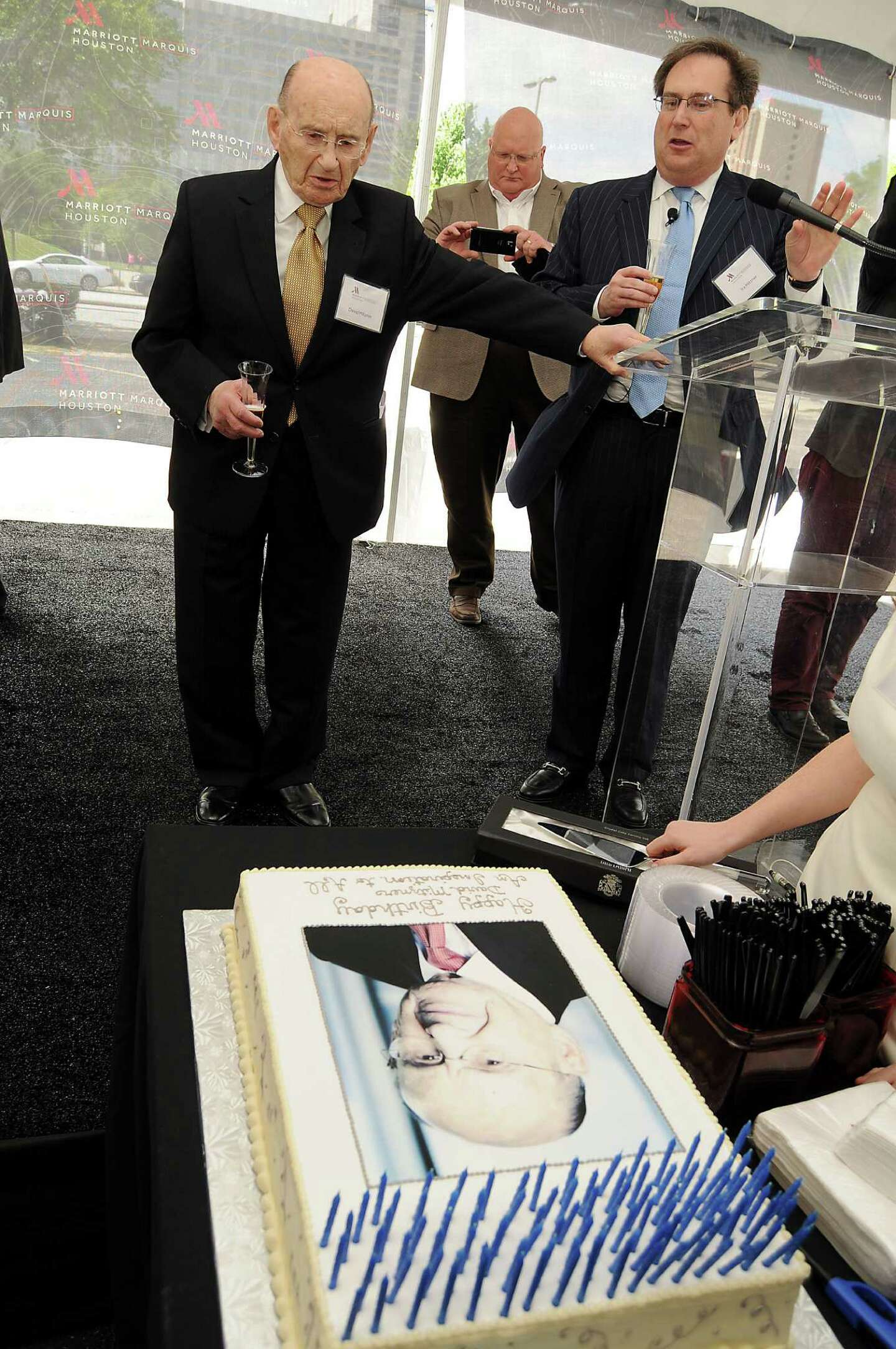 Business leaders see Marriott Marquis as new downtown icon