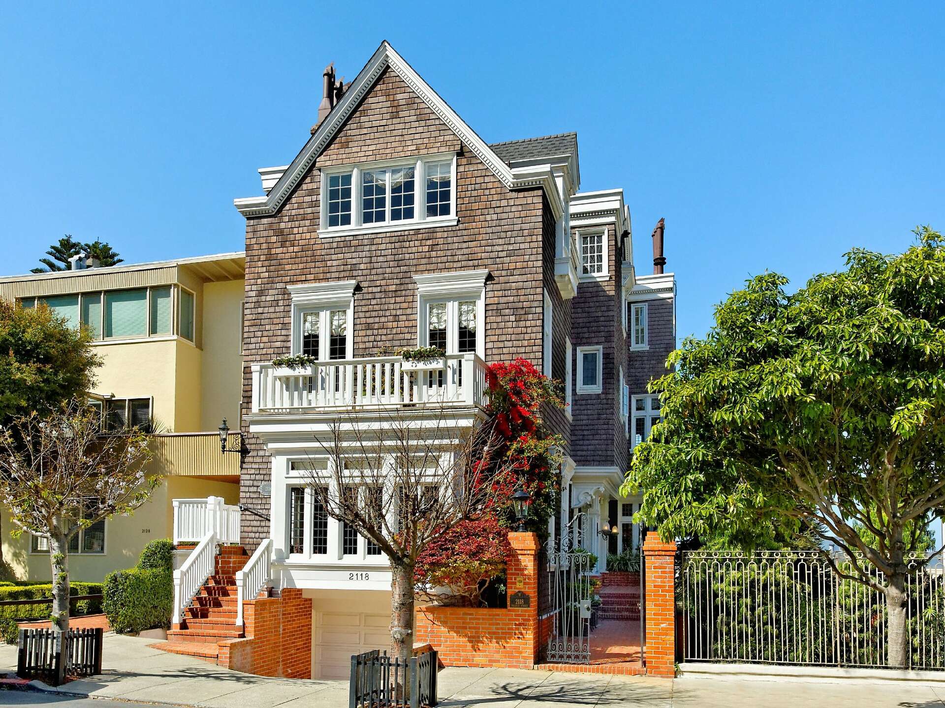 Classic details, world-class views dominate Pacific Heights home