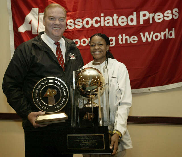 Former UH women's basketball coach Joe Curl dies at 59