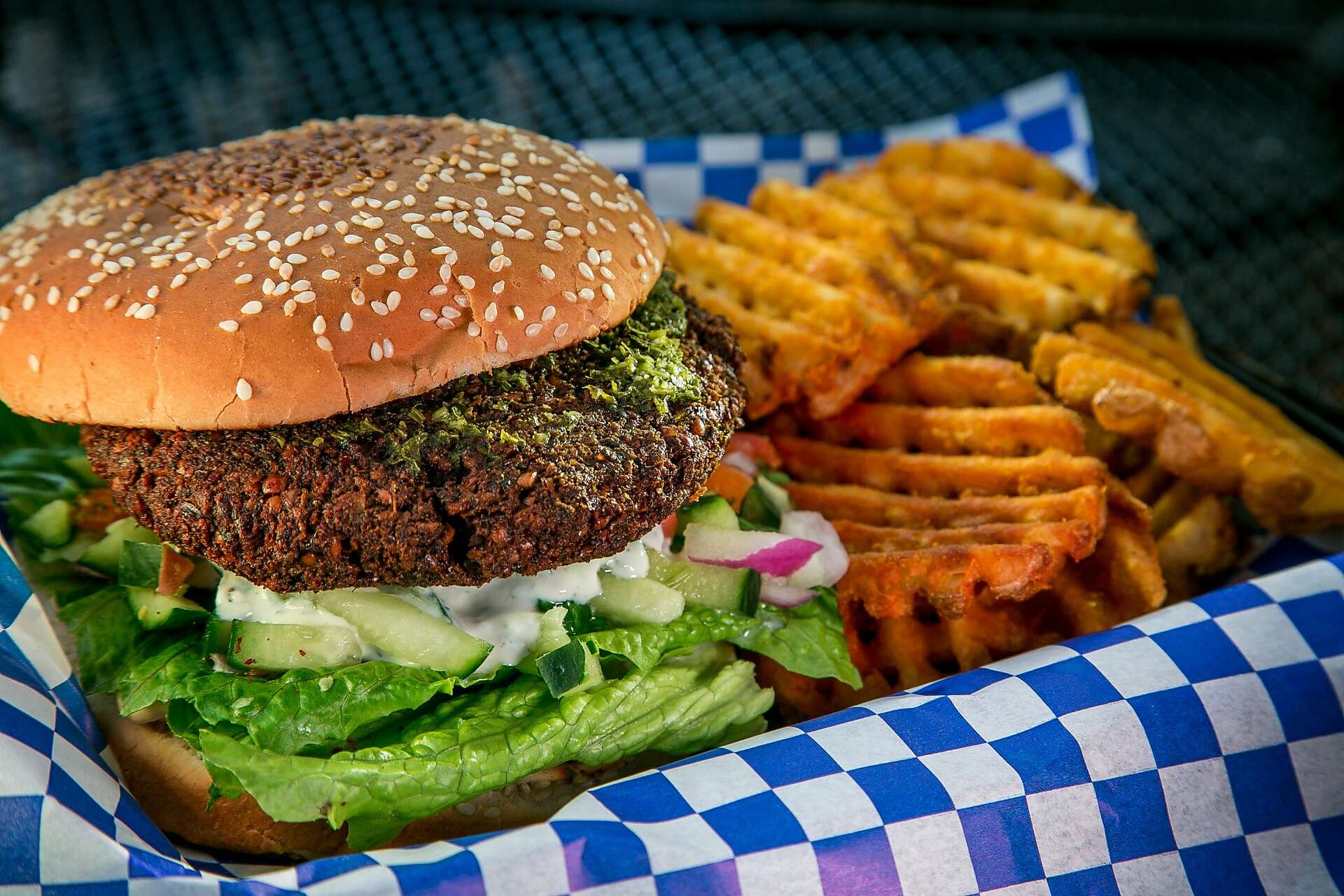 Q's Halal Chicken, Alameda: Good kabobs, great prices