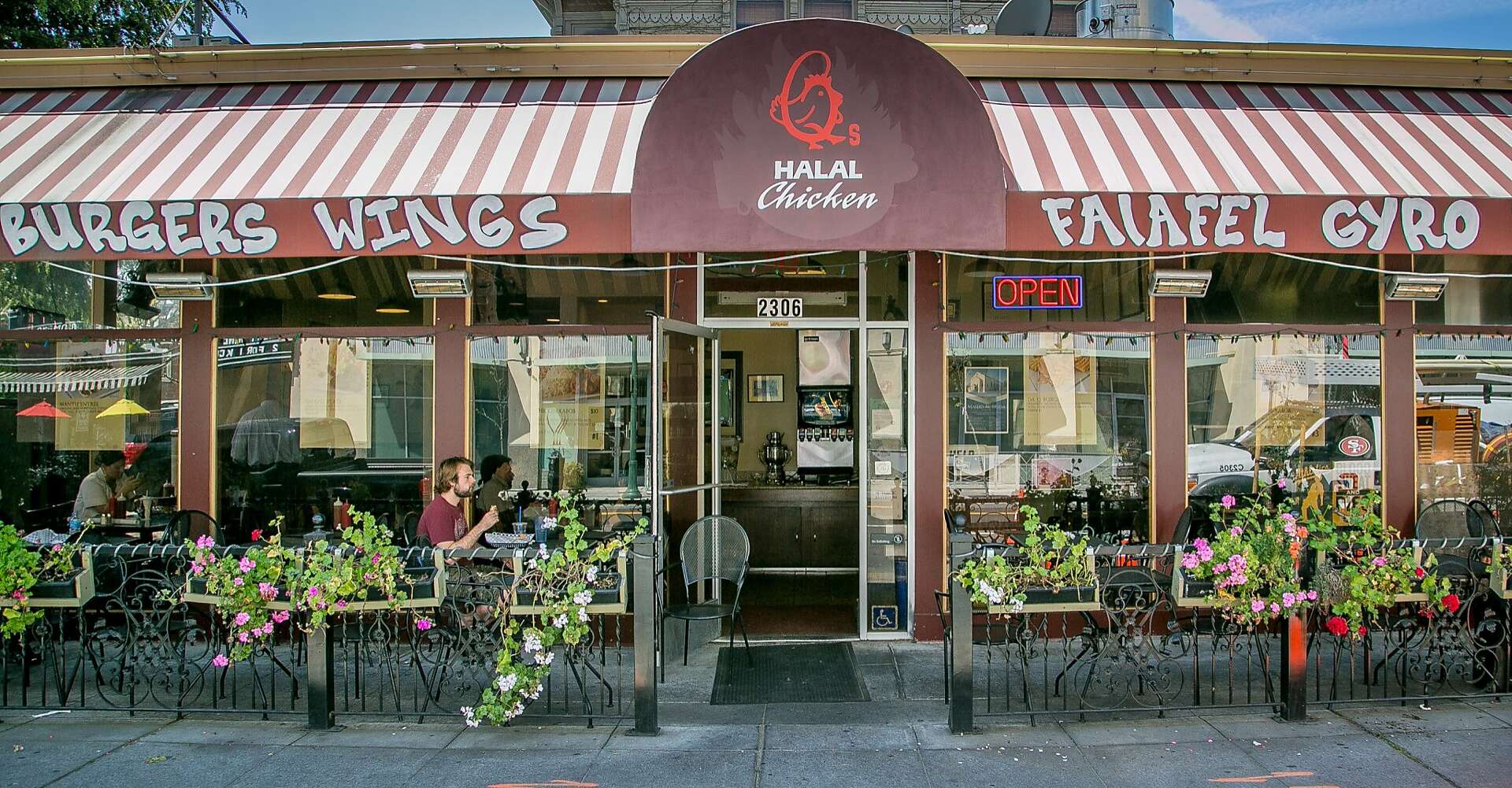Q's Halal Chicken, Alameda: Good kabobs, great prices