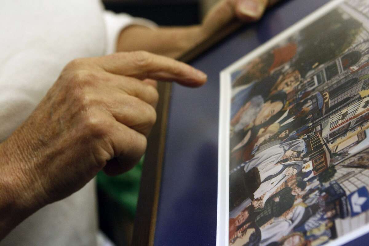 Live music radiates from Tenderloin hotel