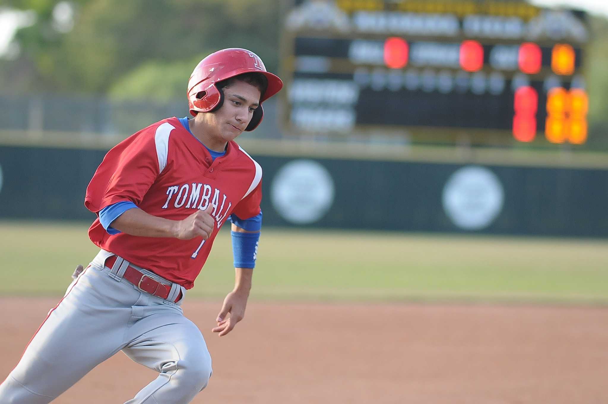 Despite losing 17 from state title team, Tomball among favorites
