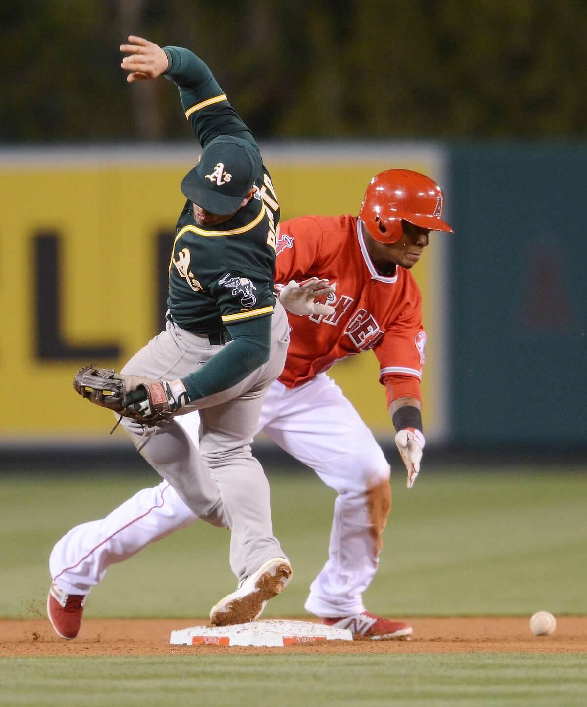 Angels top A's in 12