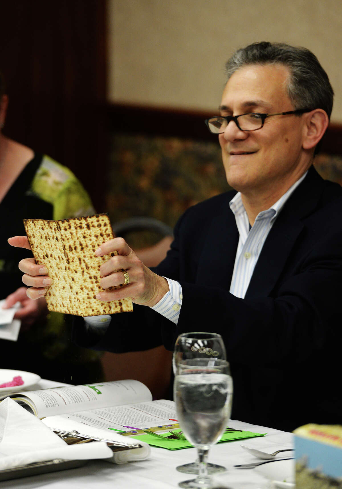 Temple Emanuel marks Passover with Seder