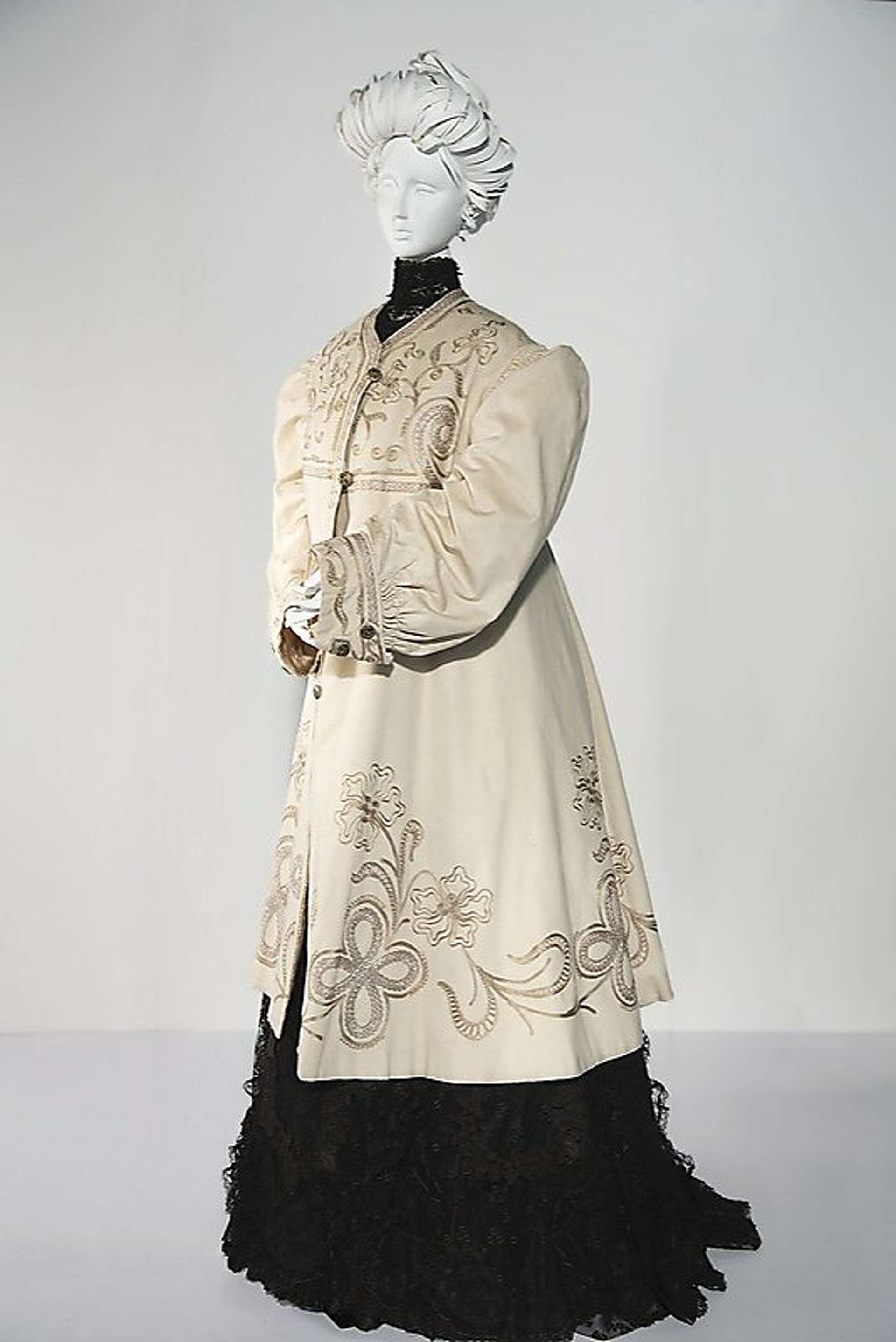 Gown that survived 1906 quake a reminder of elegant past