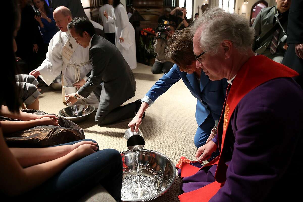 Pelosi assists in Holy Week foot-washing ritual