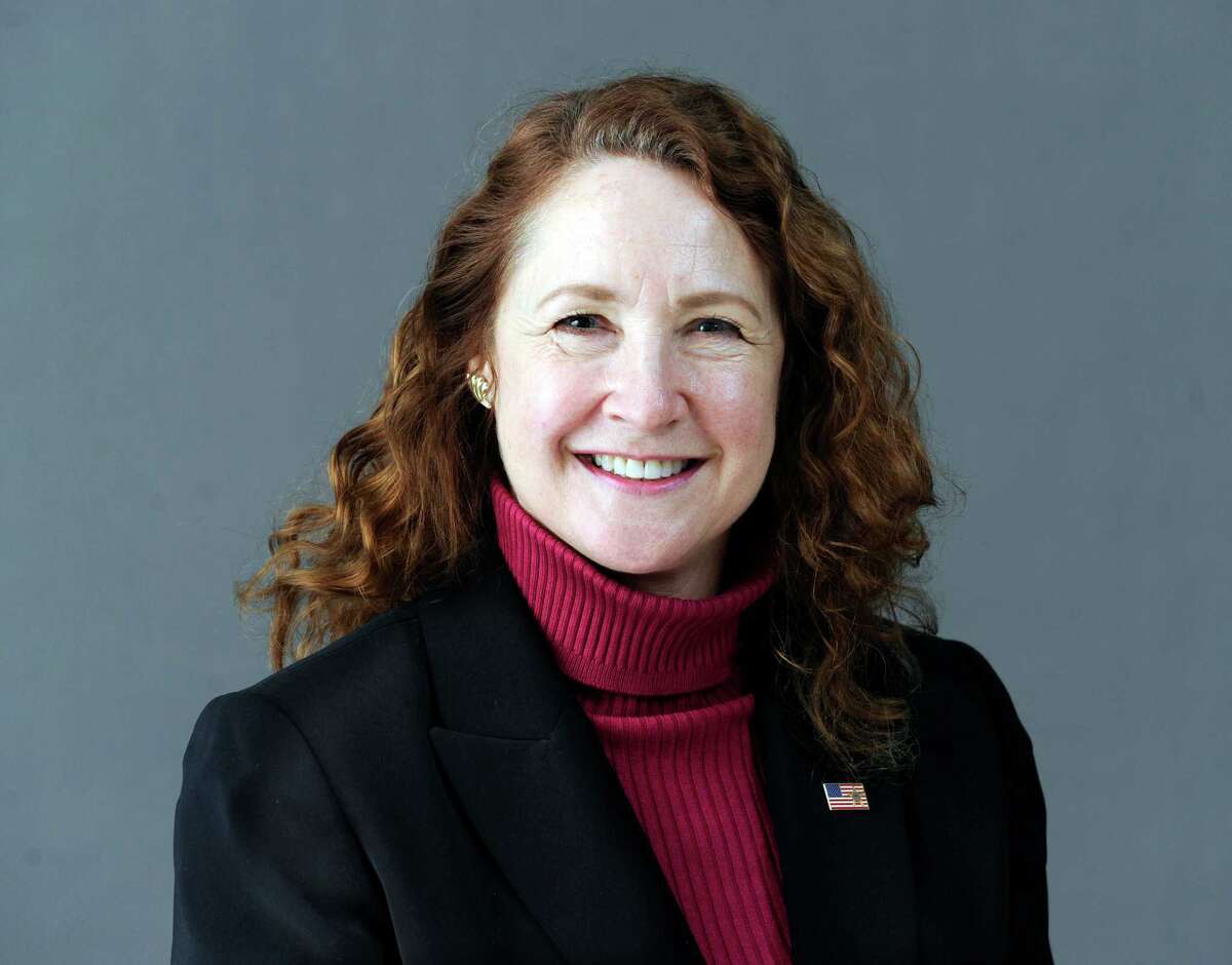 Himes, Esty hold fundraising advantages