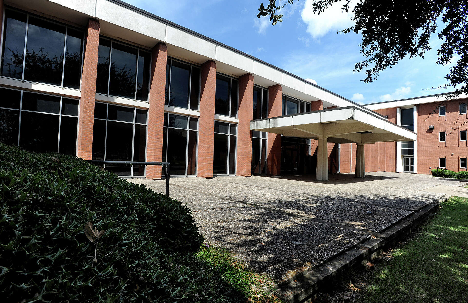 LU says goodbye to Brooks-Shivers