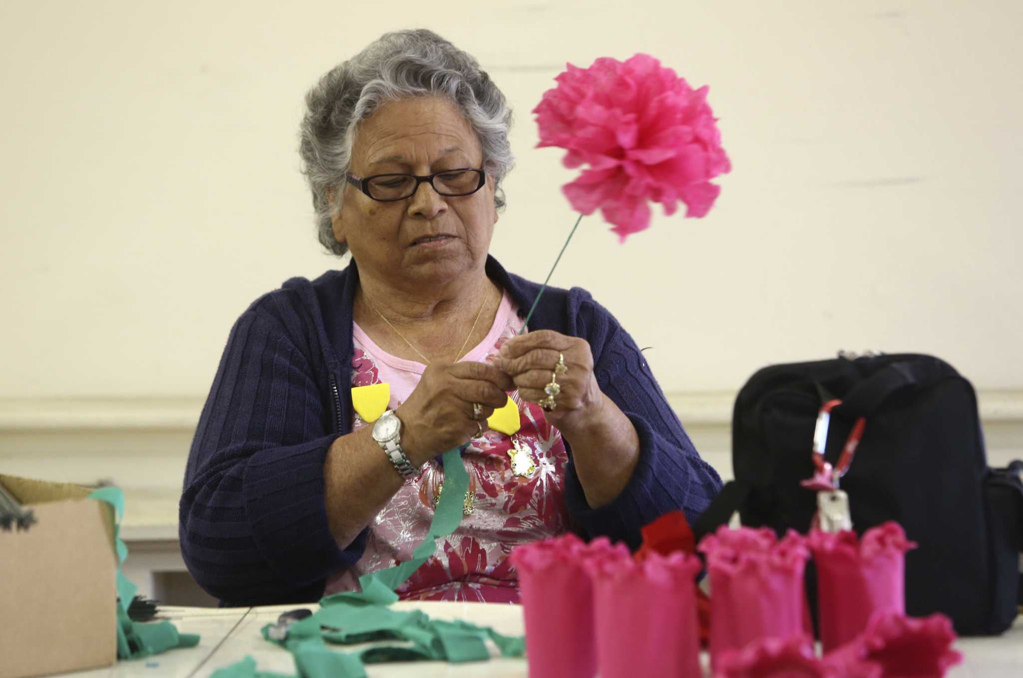 Nimble flower makers' work shines at Battle of Flowers parade