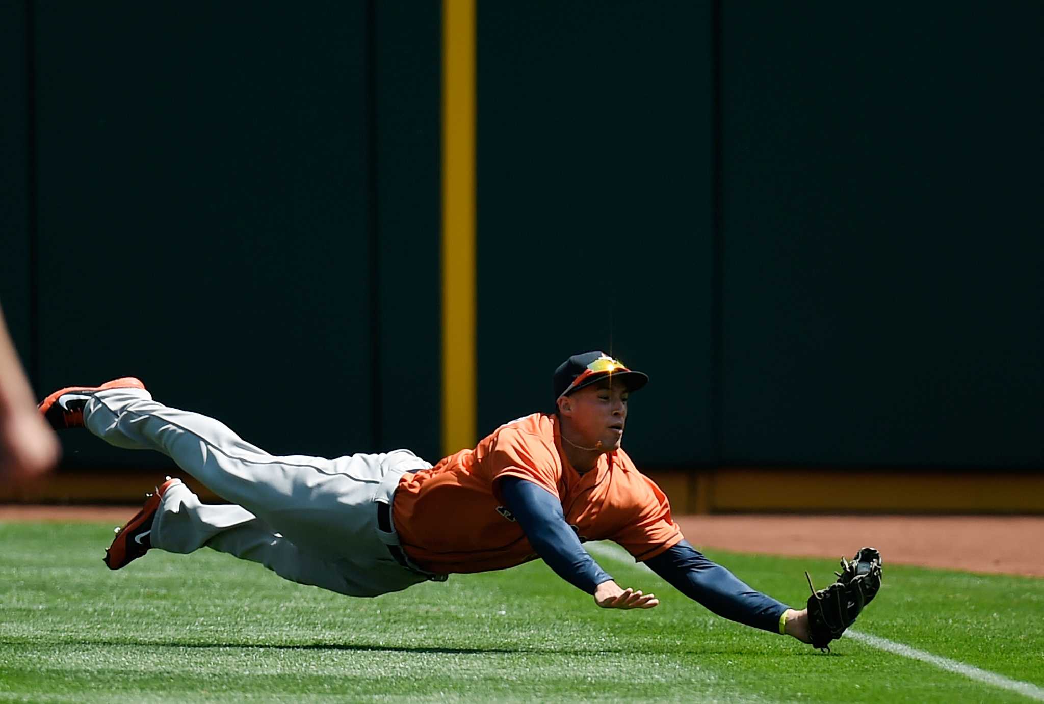 Clutch hits elusive as Astros get swept by A's