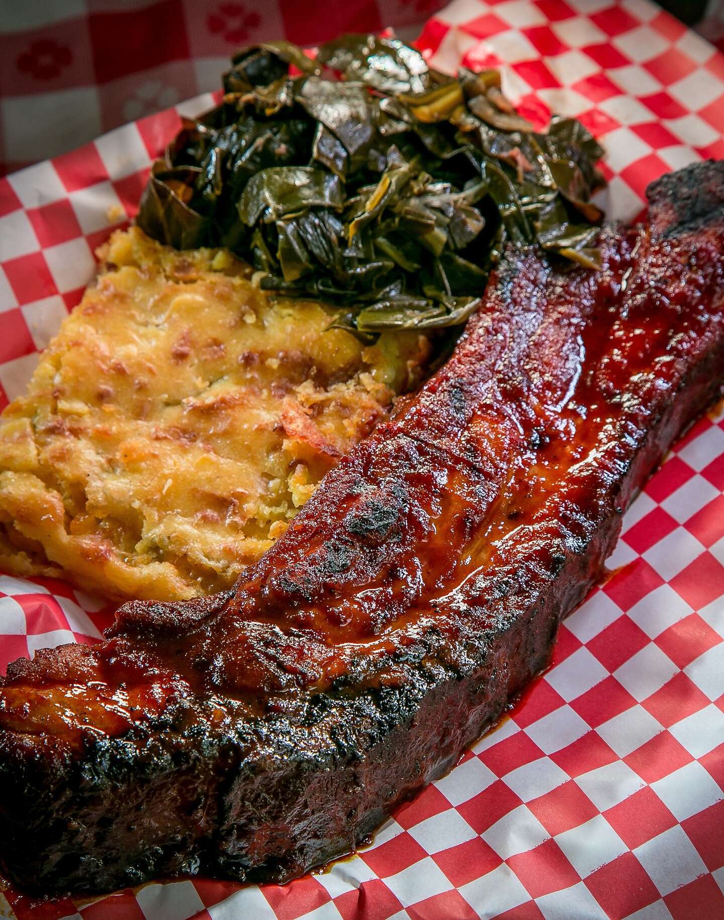 Napa BBQ joint Smoakville pigs out on ribs, pulled pork