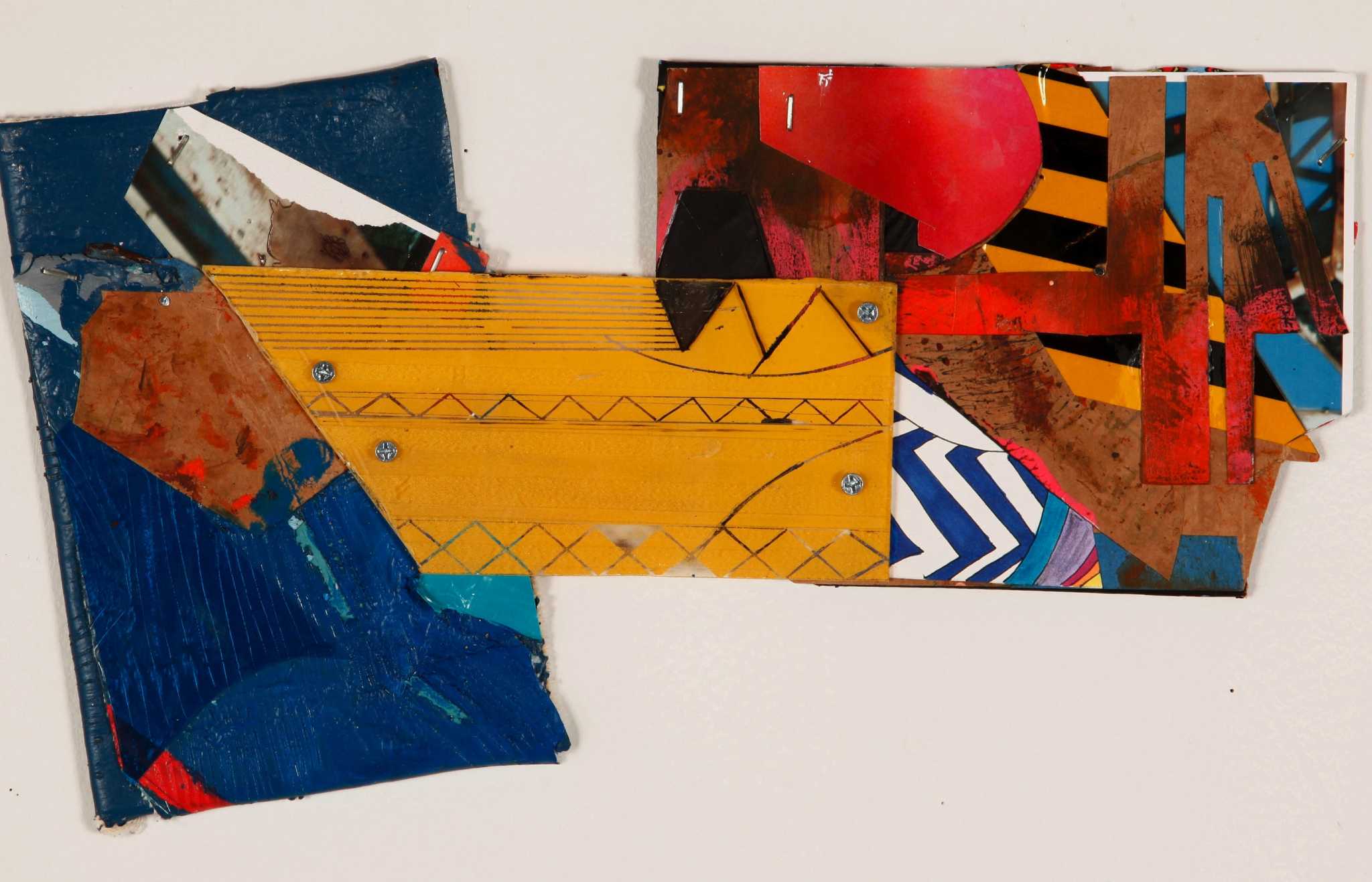 Artistas usan materiales inusuales en UTSA exhibición