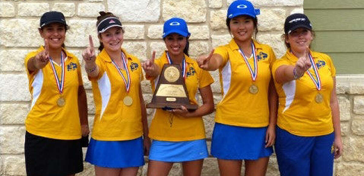 Clemens golf girls win regionals, headed to state