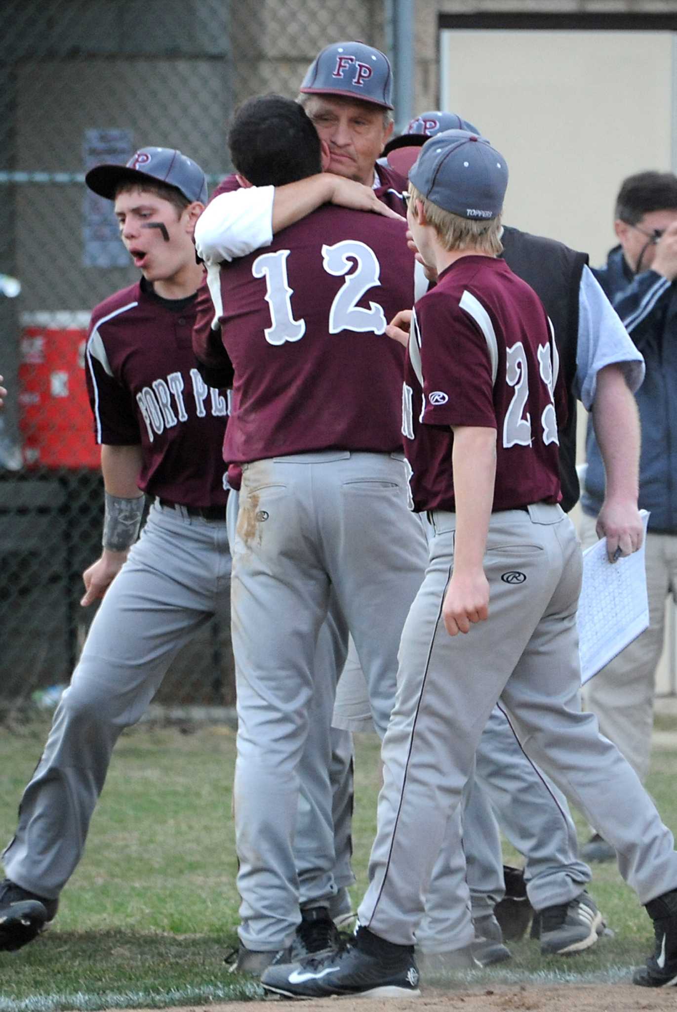 Phillips gets 700th victory