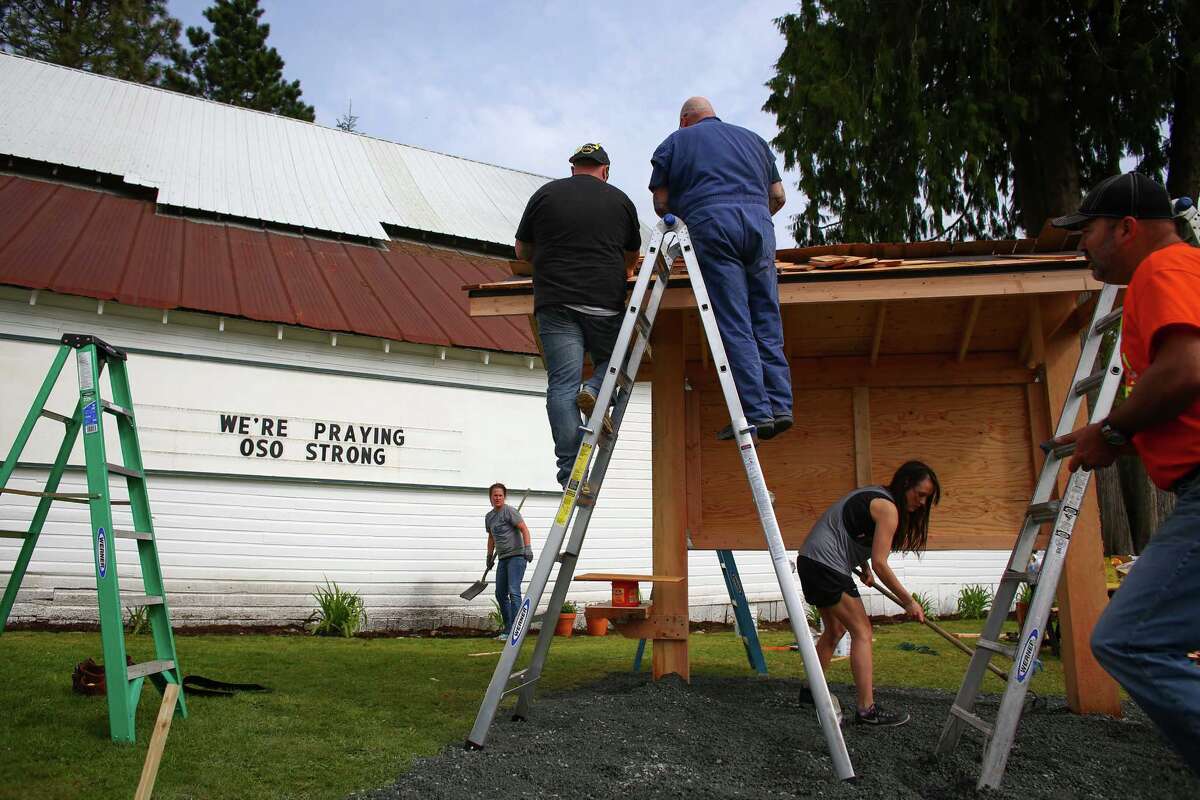 Obama visits Oso on Tuesday in his role as comforter-in-chief