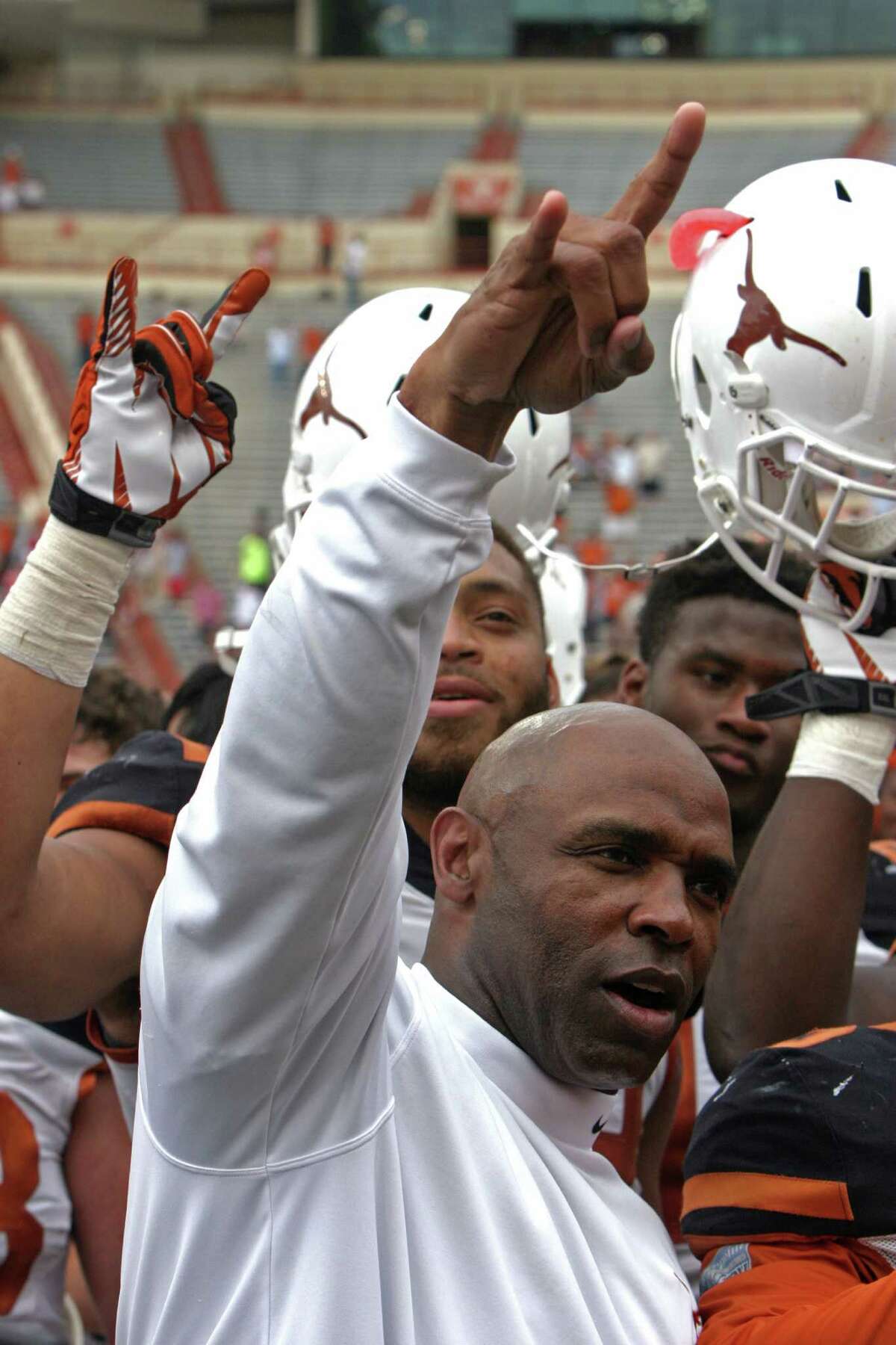 UT football coach Charlie Strong to visit Houston Wednesday