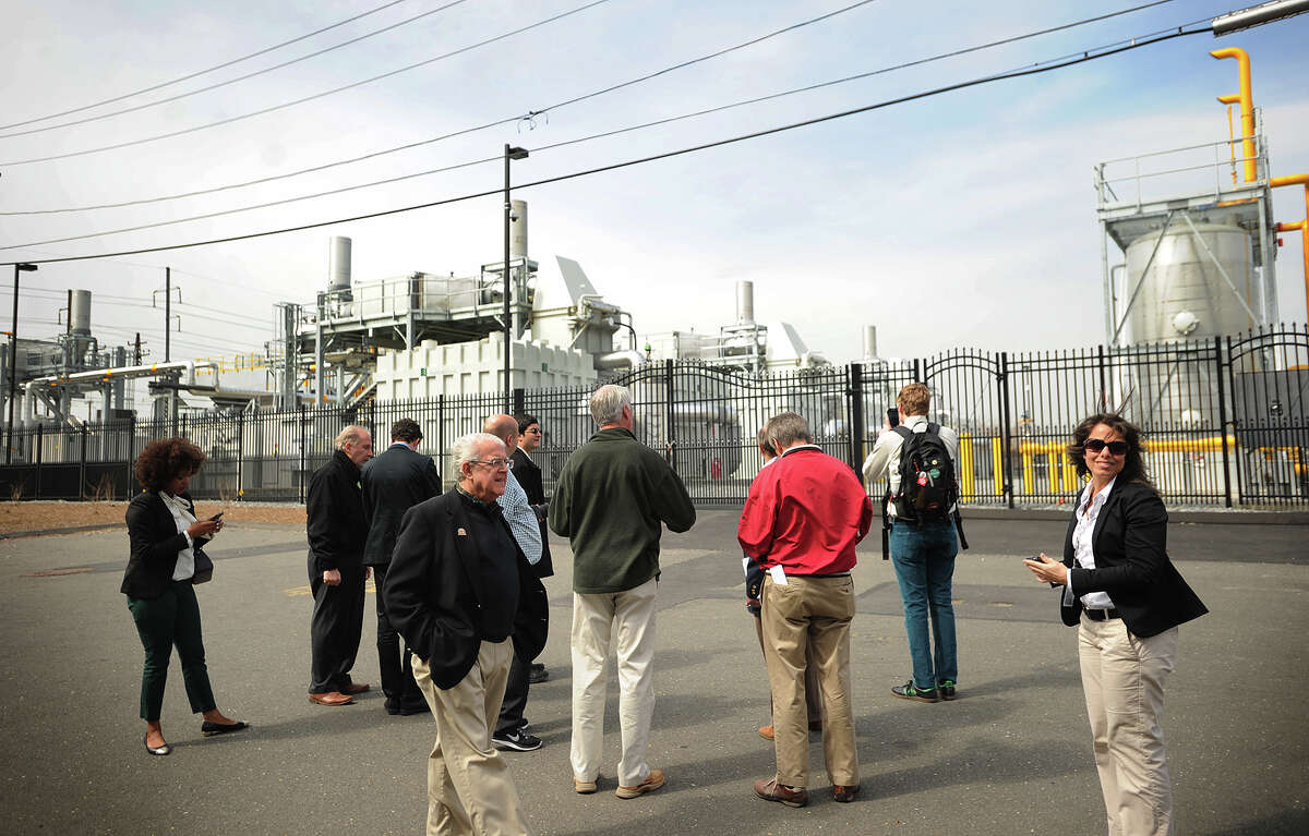 Finch touts Bridgeport's role in 'greening' America