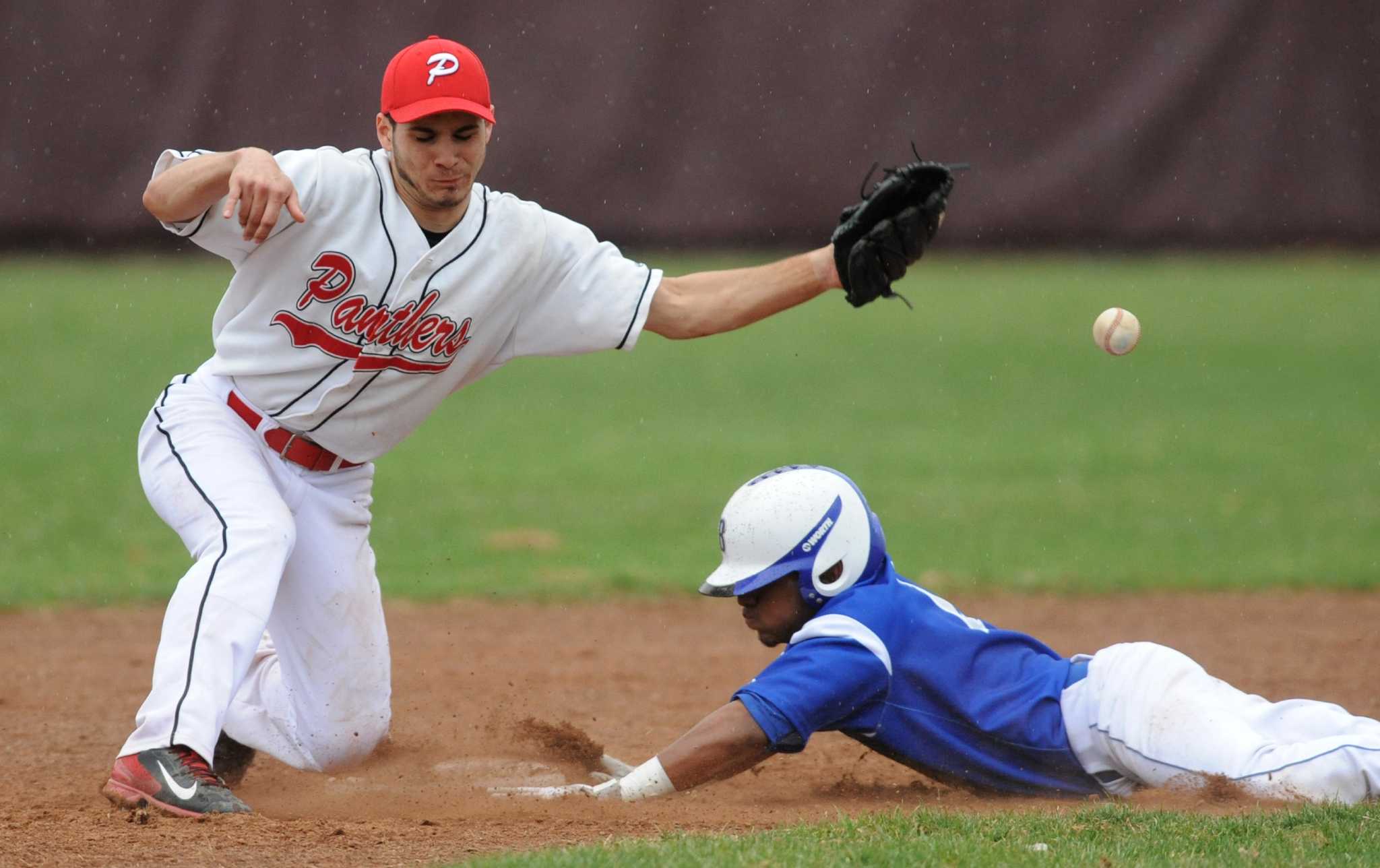 Bunnell combines solid pitching, defense, timely hitting in shutout win