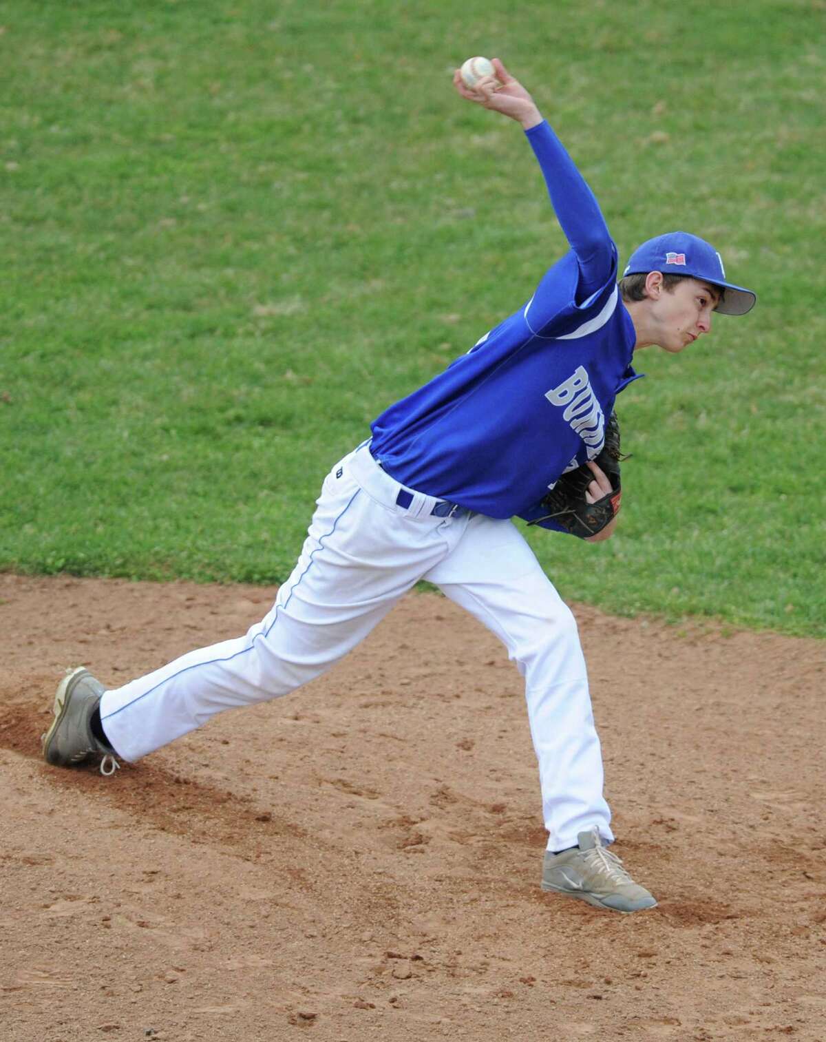 Bunnell combines solid pitching, defense, timely hitting in shutout win
