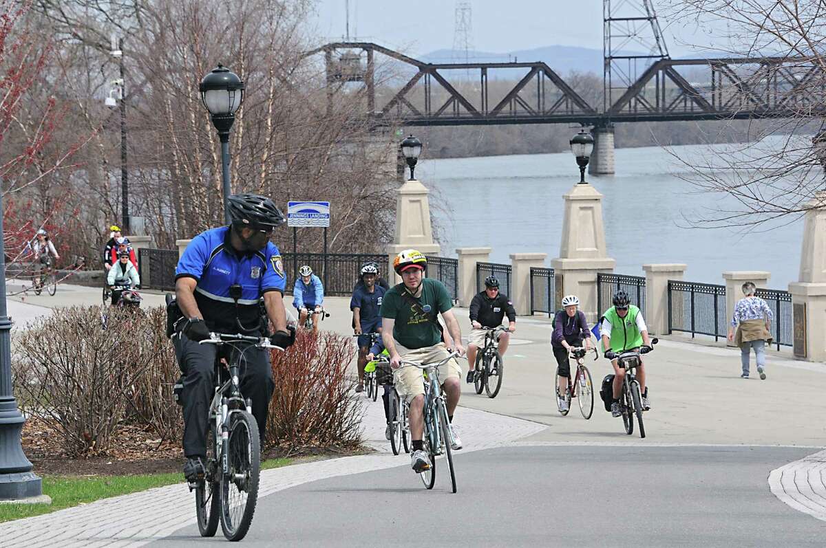 Photos: Earth Day bike parade